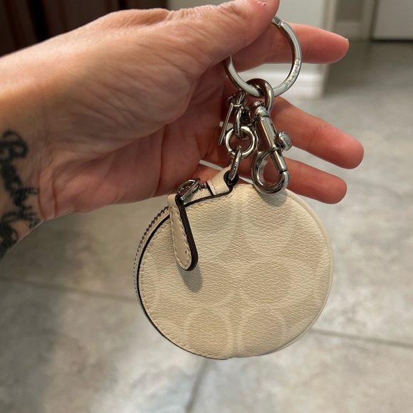 Coach | Accessories | Coach Silverchalkglacier White Circular Coin ...